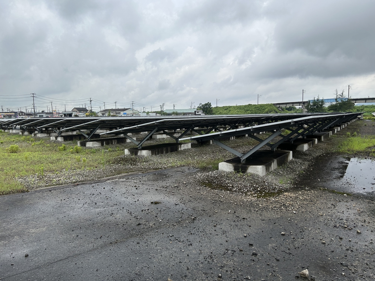 日本ヒューム、工場跡地のメガソーラー、発電順調も出力制御の急増に苦慮 - 探訪 - メガソーラービジネス plus : 日経BP